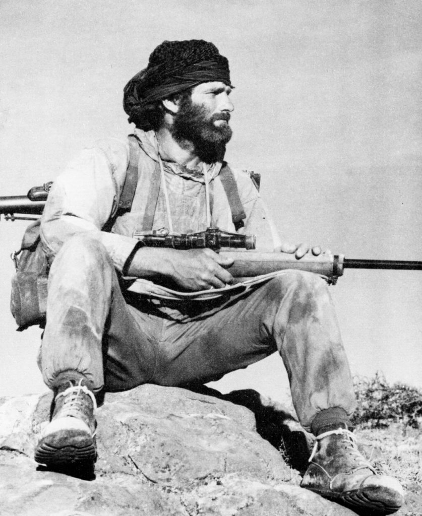 L42A1 SAS sniper at The Ditch Dhofar Oman 1972 cropped by Bruce Niven ...