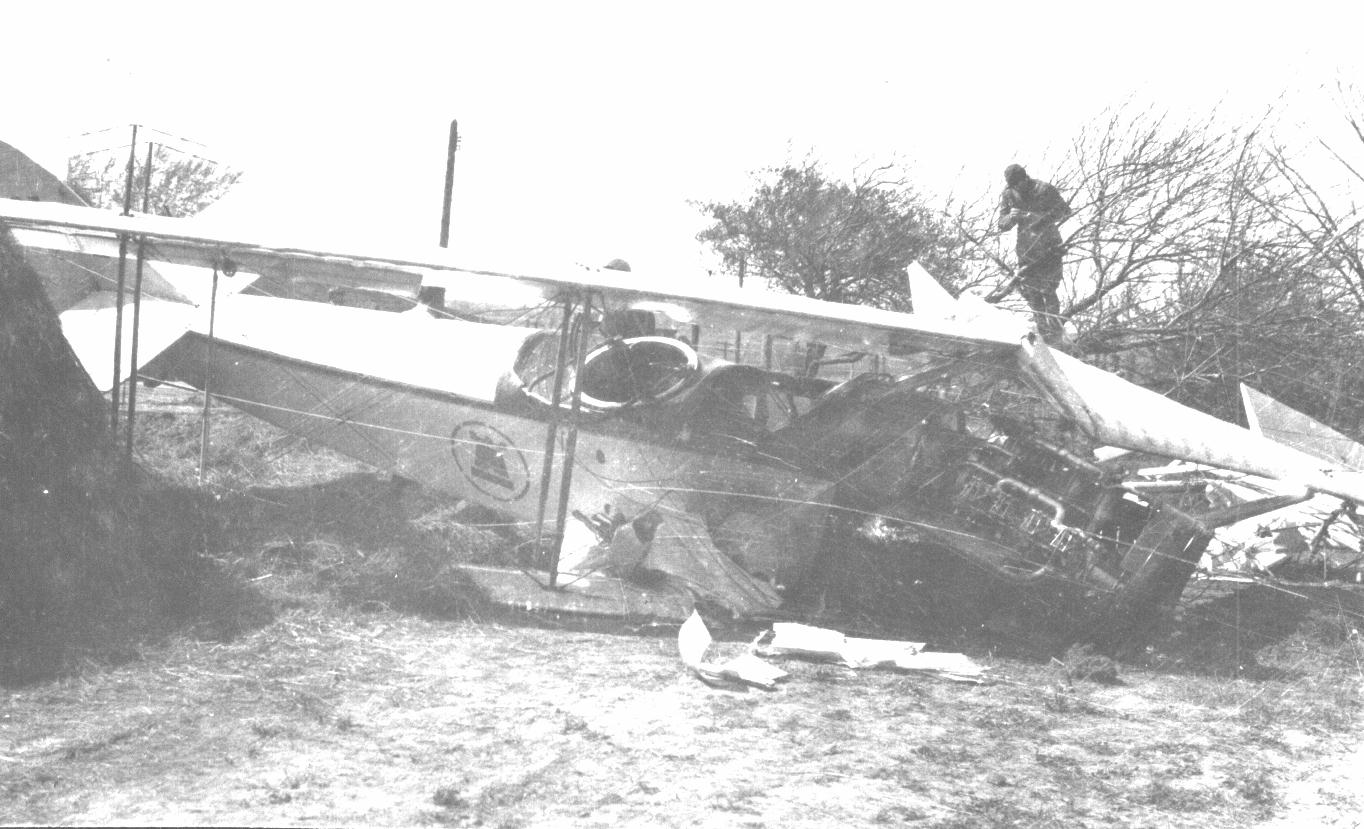 First JN-4 “Jenny” crash at Beamsville, ON, Canada circa mid-1918. a/c ...